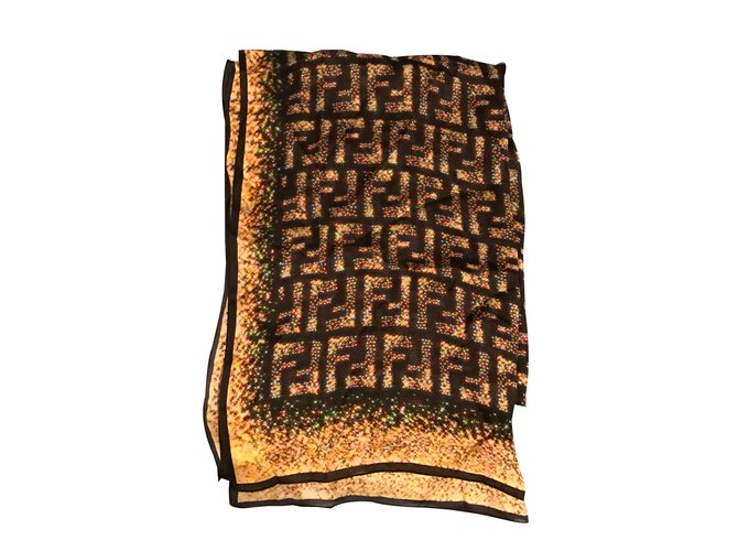 Fendi Foulard Soie Noir ref.30217 - Joli Closet