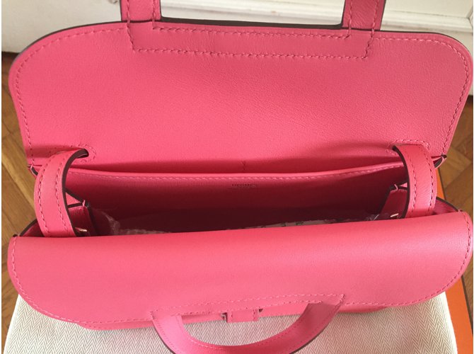 Hermès Sac Halzan mini Rose Azalée Cuir ref.86651 - Joli Closet