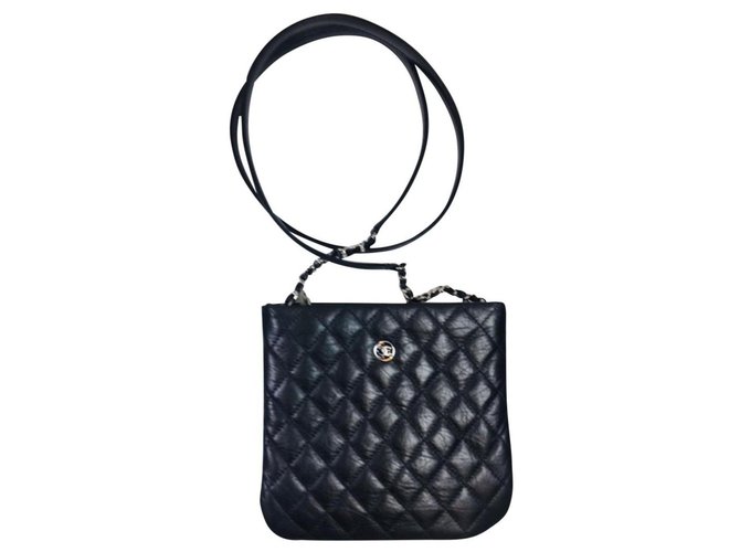 Chanel Uniform Black Leather ref.162730 - Joli Closet
