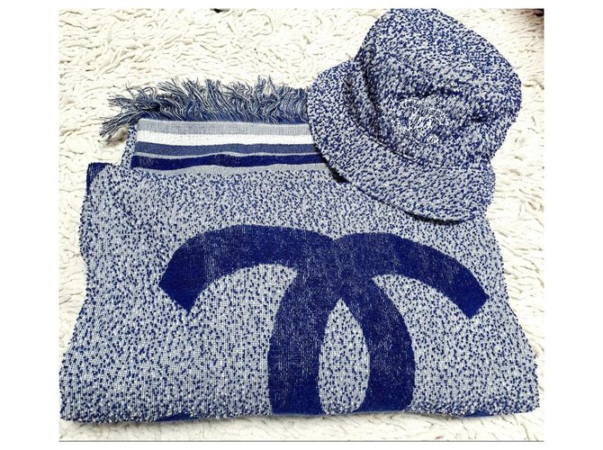 Chapeaux Chanel Chapeau bob chanel neuf S Coton Blanc,Bleu Marine ref ...