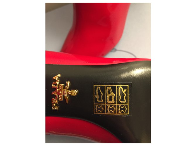 Prada Bottines en cuir verni Cuir vernis Rouge ref.196836 - Joli Closet