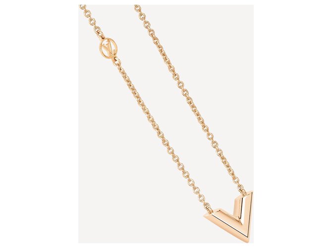 Louis Vuitton LV Essential V Necklace new Golden ref.222702 - Joli Closet