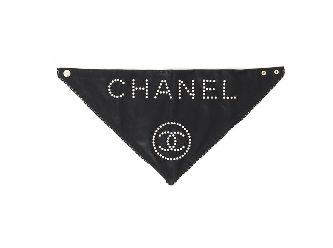 Chanel Black Leather Bandana ref.277546 - Joli Closet