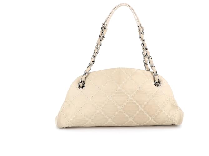 Chanel Mademoiselle Flesh Leather ref.590439 - Joli Closet