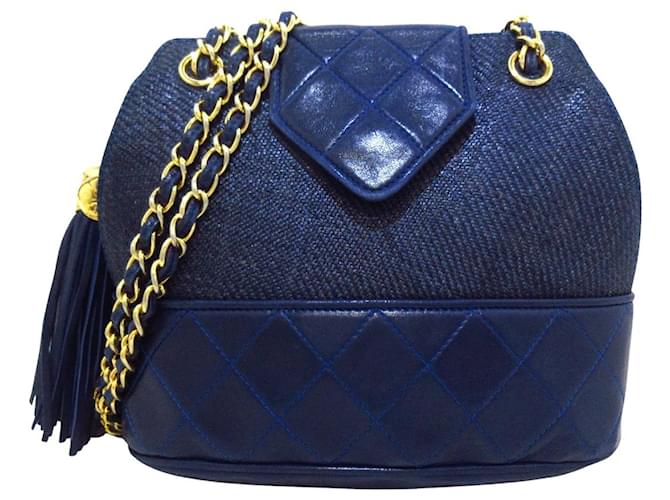 Chanel Matrasse Navy blue Leather ref.756756 - Joli Closet
