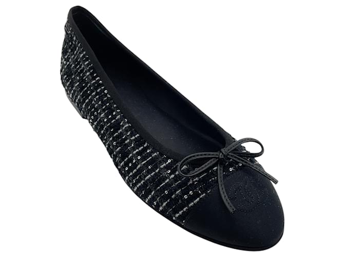 Chanel Black / White Sequin Flats Tweed ref.2040450 - Joli Closet