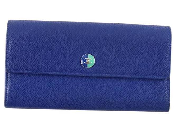 Chanel Cartera de cuero azul ref.2068342 - Joli Closet