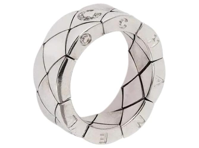 Chanel Quilted Ring in 18K White Gold Silvery Metallic Metal ref ...