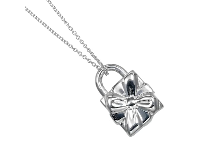 Tiffany & Co. Ribbon Box Lock Necklace Silvery Silver ref.2192493 ...