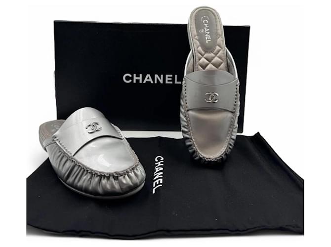 Chanel silver mule Silvery Leather ref.2300218 - Joli Closet