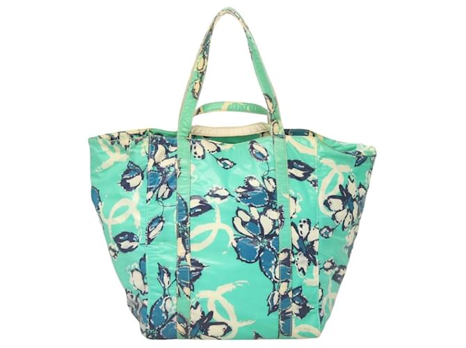 Chanel Green Nylon ref.2302372 - Joli Closet