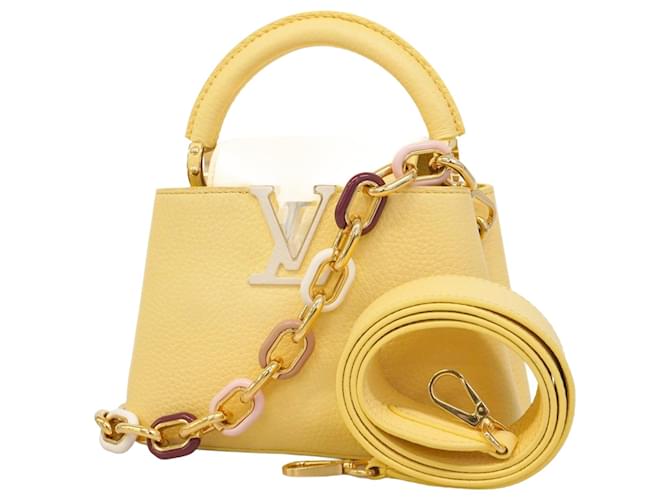 Louis Vuitton Capucines mini Yellow Leather ref.2354194 - Joli Closet