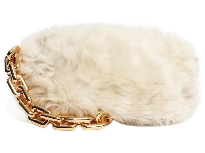 Bottega Veneta Cream shearling bag with gold chain ref.2654734 - Joli ...