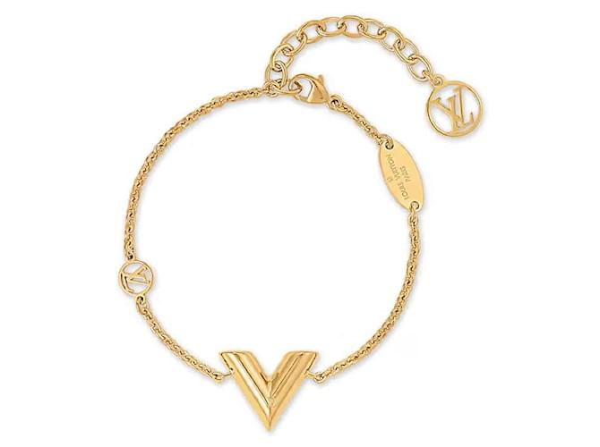 Louis Vuitton LV Essential V bracelet Golden Metal ref.1728359 Joli Closet