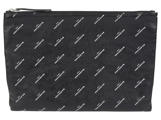 Balenciaga Logo Clutch Black Leather ref.2813745 - Joli Closet