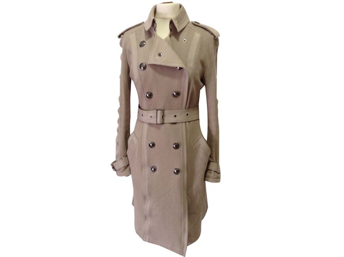 Burberry Trench coat Beige Viscose ref.32028 - Joli Closet
