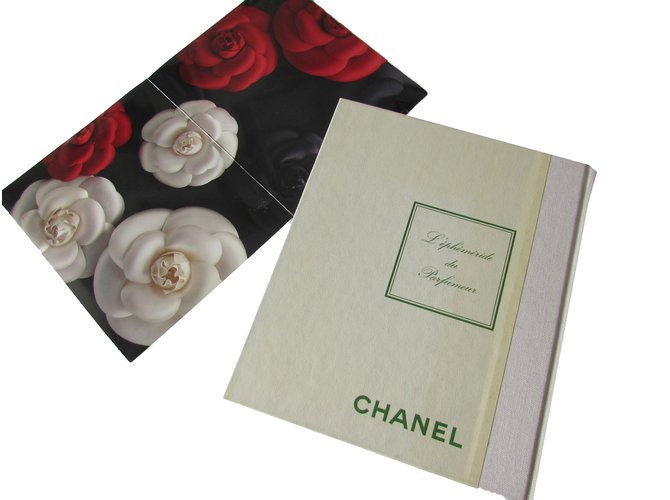 Chanel Notebook Multiple colors ref.71237 - Joli Closet