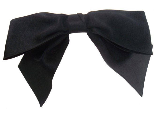 Chanel CATOGAN BARRETTE Black Silk ref.155492 - Joli Closet