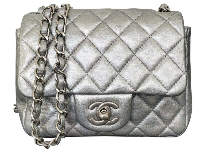 Chanel Square bag classic Silvery Leather ref.190302 - Joli Closet