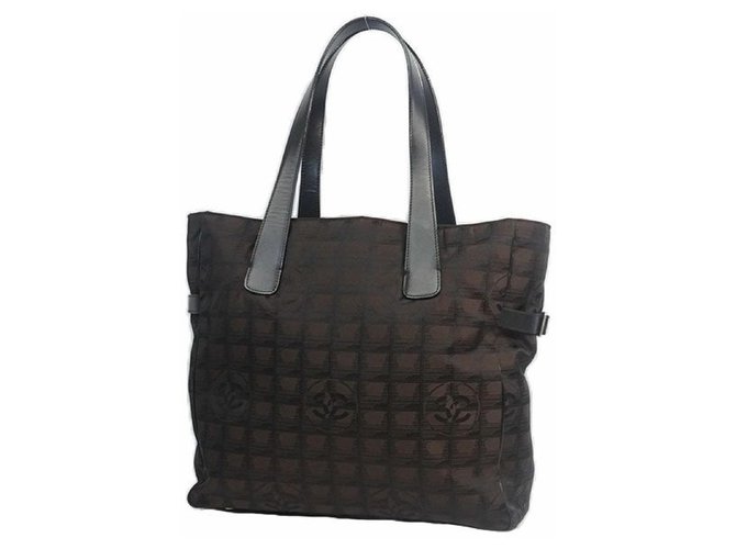 CHANEL New Travel Line tote GM tote bag A15825 Dark brown Leather Nylon ref.209834 - Joli Closet