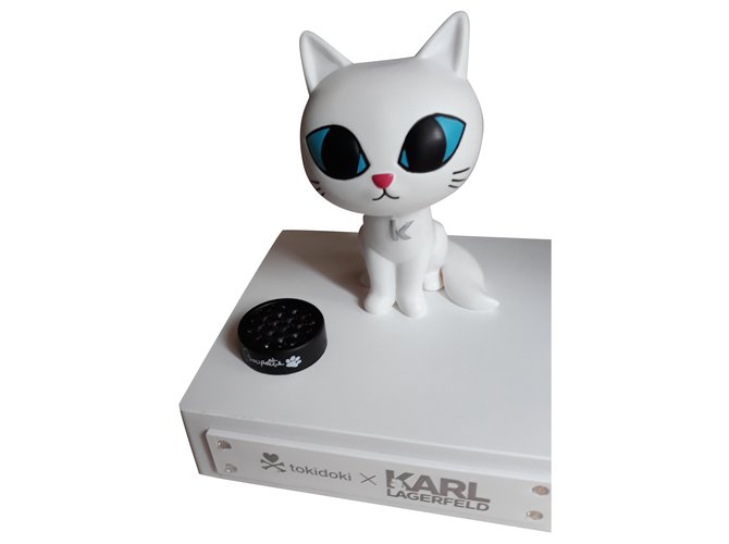 Karl Lagerfeld TOKIDOKI OWL White Plastic ref.221284 - Joli Closet