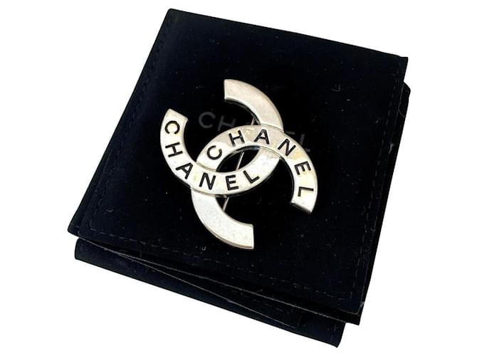 Broche CC Chanel 1998 Métal Argenté ref.432927 - Joli Closet