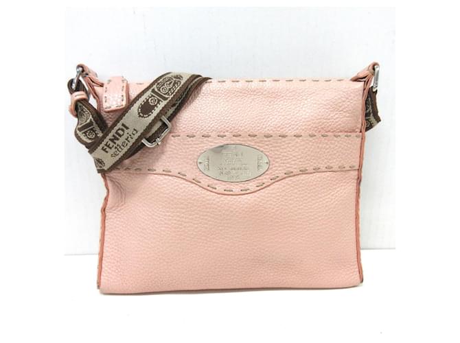 Fendi Shoulder Bag Flesh Leather ref.440561 - Joli Closet