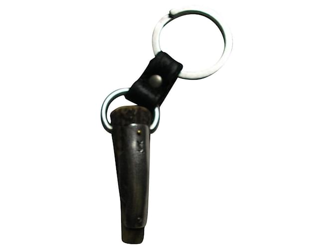 Yves Saint Laurent Llavero Mombasa. Hardware de plata Cuero ref.515806 ...