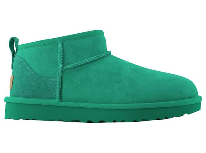 Ugg Classic Mini en peau de mouton verte Fourrure ref.651226 - Joli Closet