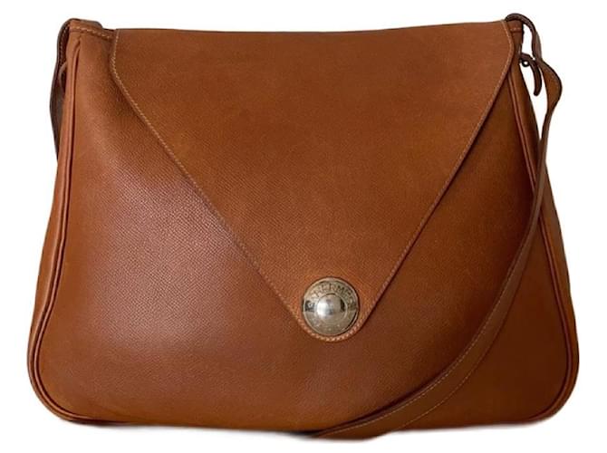 Hermès Handbags Caramel Leather ref.669077 - Joli Closet