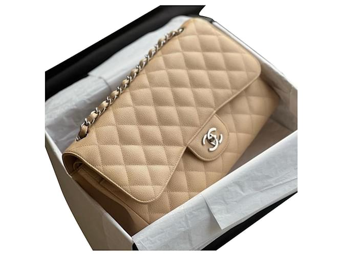 Timeless Chanel jumbo beige Leather ref.747677 - Joli Closet