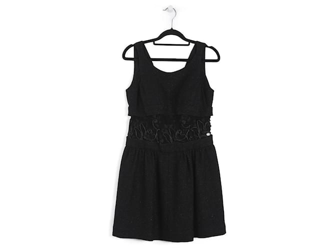 Mini-robe sans manches Chanel en laine noire et motif floral ...