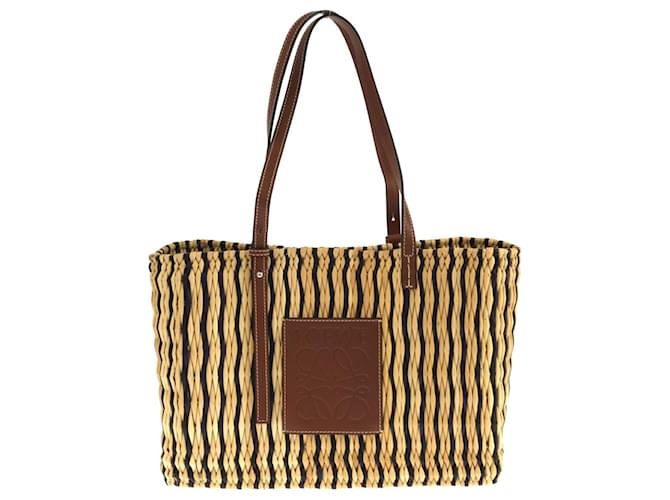 Loewe Korb Beige Kalbähnliches Kalb ref.798426 - Joli Closet