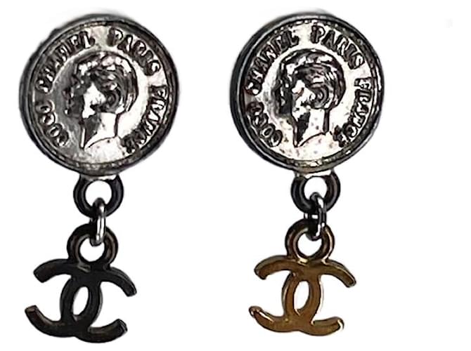 Gold Toned Metal Chanel Earrings Multiple colors ref.847727 - Joli Closet