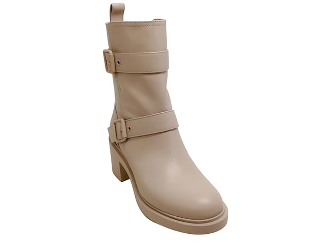 Gianvito Rossi Mousse Leather Ryder Strap Boots Beige ref.939997 - Joli ...