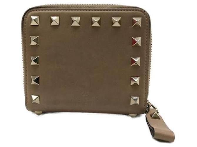 VALENTINO GARAVANI Beige Rockstud Compact Wallet Leather ref.968121 ...