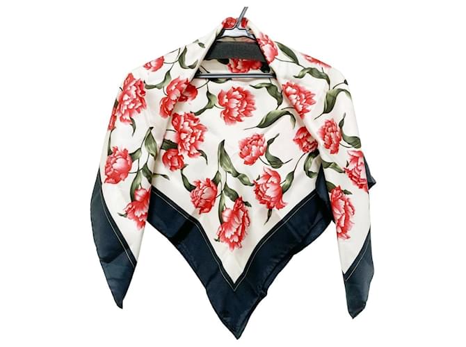 Valentino Garavani Multiple colors Silk ref.973378 - Joli Closet