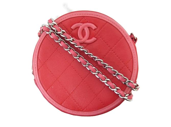 Pochette ronde en cuir matelassé Chanel CC avec chaîne Veau façon ...