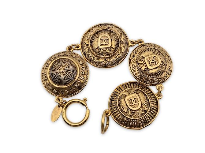 Chanel vintage 1990 Bracelet médaillon étoile avec logo en métal doré ...