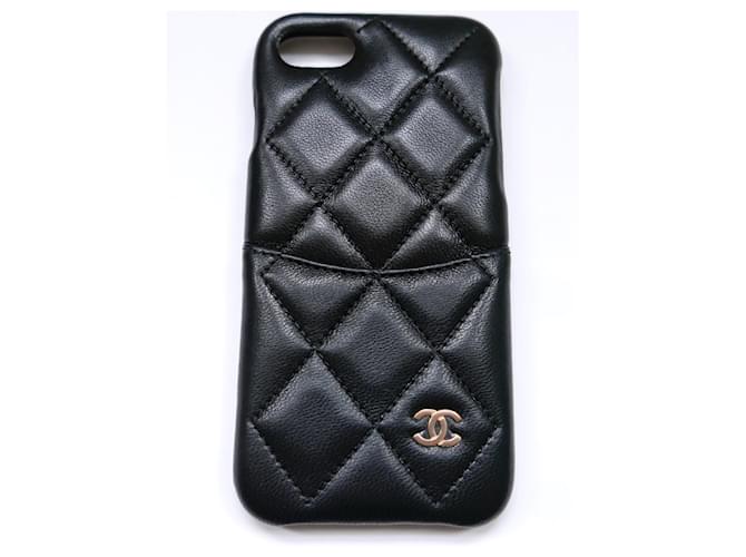 Étui avec support O-Phone Chanel Timeless Classique Cuir Noir ref ...
