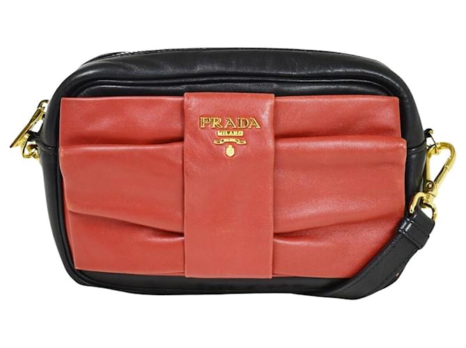 Prada Ribbon Black Leather ref.1011356 - Joli Closet