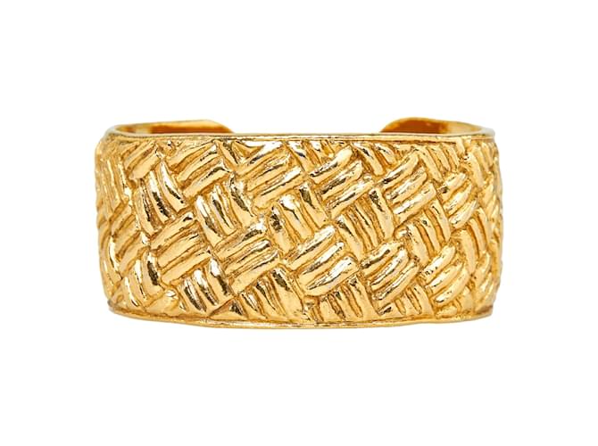 Chanel Weave Pattern Open Cuff Bangle Golden Metal ref.1049248 - Joli ...