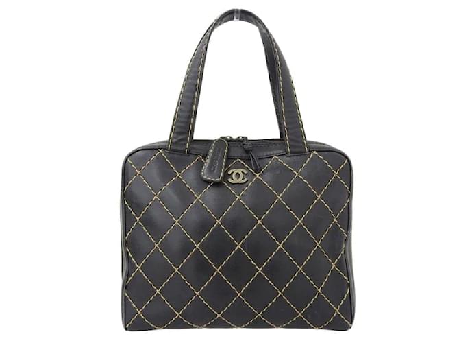 Chanel CC Wild Stitch Handbag in Good Condition Black Leather ref ...