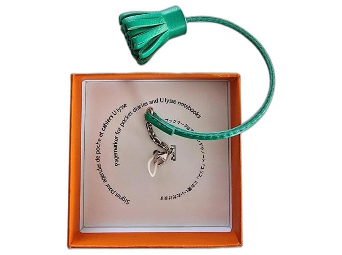 Hermès Marque-page CARMENCITA Cuir Vert ref.1080548 - Joli Closet