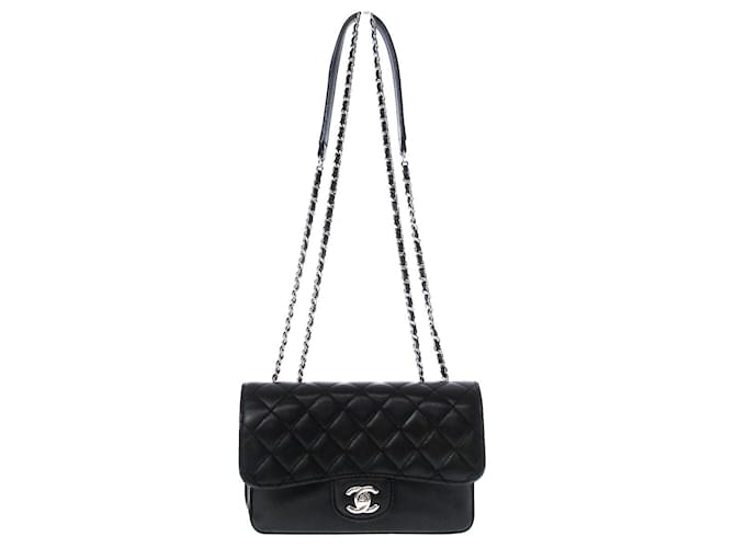 Timeless Chanel Matelassé Black Leather ref.1107641 - Joli Closet