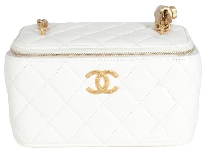 Chanel White Quilted calf leather Long Vanity Case ref.1216688 - Joli ...