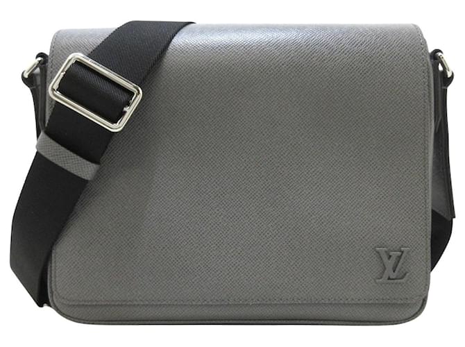 Louis Vuitton District Grey Leather ref.1241212 - Joli Closet
