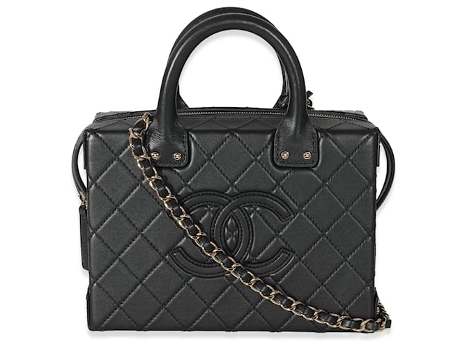 Chanel 22B Black Quilted Calfskin Vanity Case Leather ref.JC1299128 ...