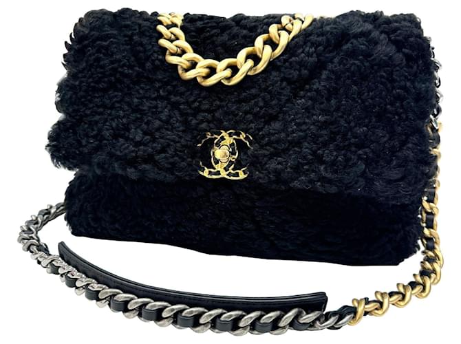 Chanel Chanel 19 Black Fur ref.1370673 - Joli Closet