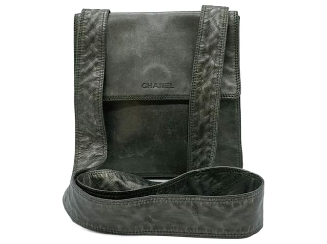 Chanel Khaki Lambskin Shoulder Bag Leather ref.1466280 - Joli Closet